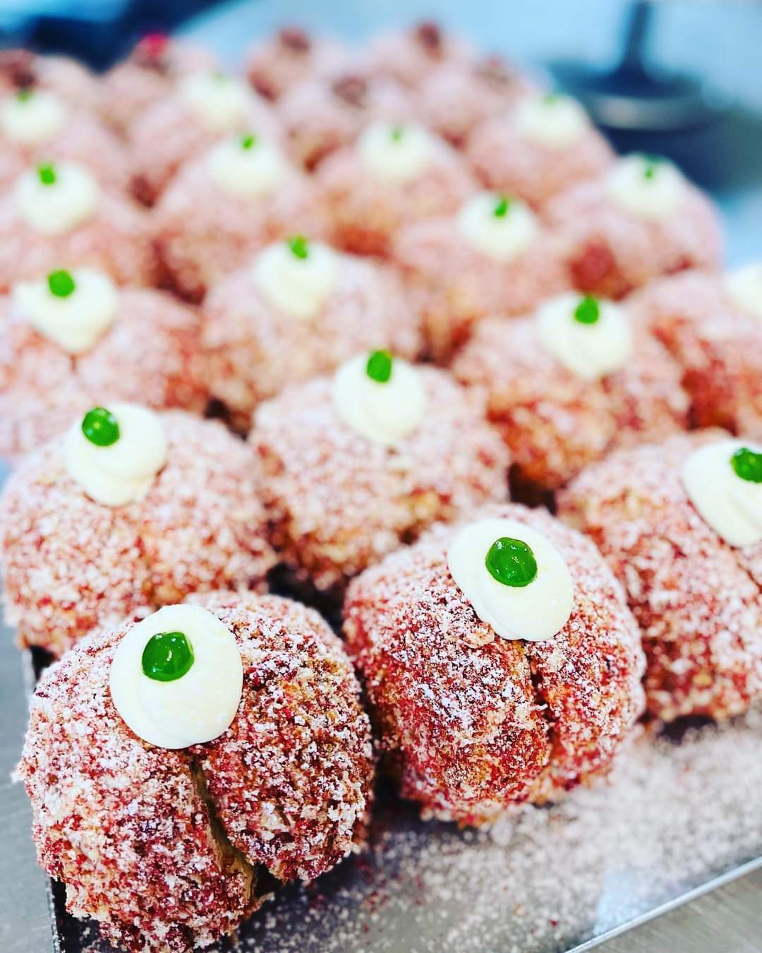 Le pesche dolci messinesi sono dei dolci tipici della pasticceria ...